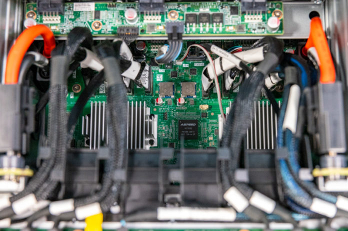 This is the New Astera Labs Scorpio PCIe Switch Targeting Broadcom in AI Servers