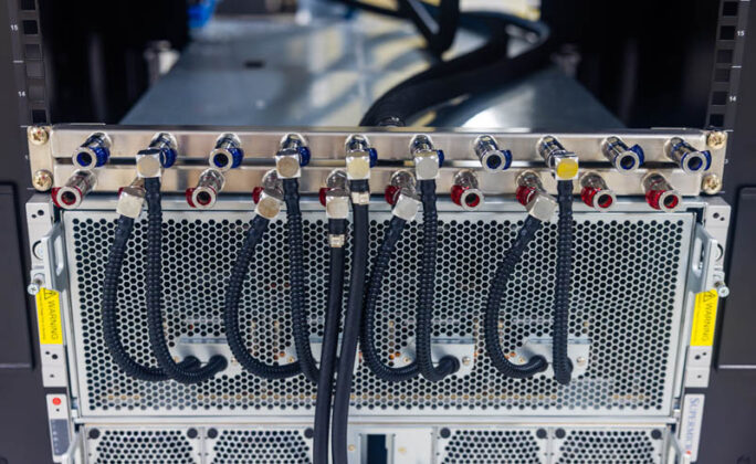 A Look at the Liquid Cooled Supermicro SYS-821GE-TNHR 8x NVIDIA H100 AI ...