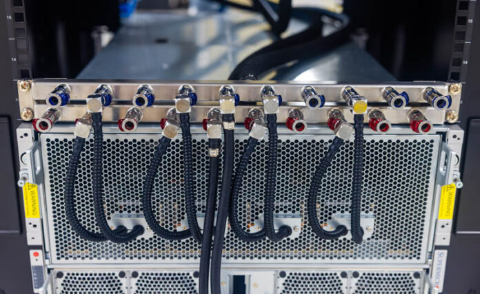 A Look at the Liquid Cooled Supermicro SYS-821GE-TNHR 8x NVIDIA H100 AI ...