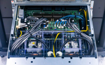A Look at the Liquid Cooled Supermicro SYS-821GE-TNHR 8x NVIDIA H100 AI ...