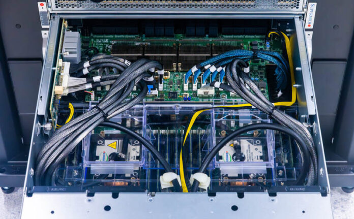A Look at the Liquid Cooled Supermicro SYS-821GE-TNHR 8x NVIDIA H100 AI ...