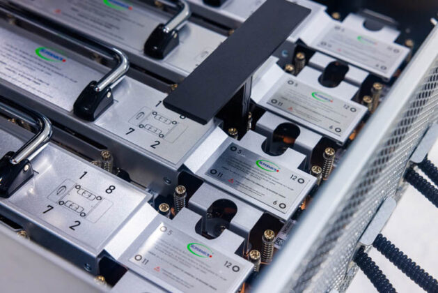 A Look at the Liquid Cooled Supermicro SYS-821GE-TNHR 8x NVIDIA H100 AI ...