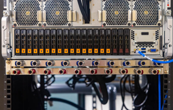 A Look at the Liquid Cooled Supermicro SYS-821GE-TNHR 8x NVIDIA H100 AI ...