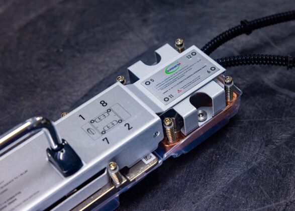 A Look at the Liquid Cooled Supermicro SYS-821GE-TNHR 8x NVIDIA H100 AI ...