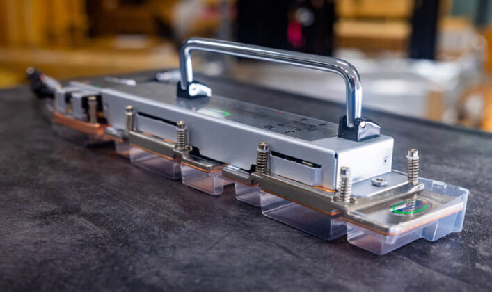 A Look at the Liquid Cooled Supermicro SYS-821GE-TNHR 8x NVIDIA H100 AI ...