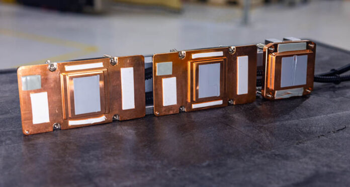 A Look at the Liquid Cooled Supermicro SYS-821GE-TNHR 8x NVIDIA H100 AI ...