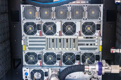 A Look at the Liquid Cooled Supermicro SYS-821GE-TNHR 8x NVIDIA H100 AI ...