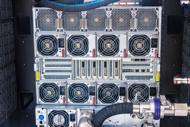 A Look at the Liquid Cooled Supermicro SYS-821GE-TNHR 8x NVIDIA H100 AI ...