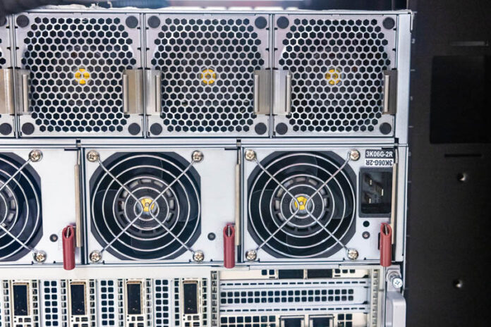 A Look at the Liquid Cooled Supermicro SYS-821GE-TNHR 8x NVIDIA H100 AI ...