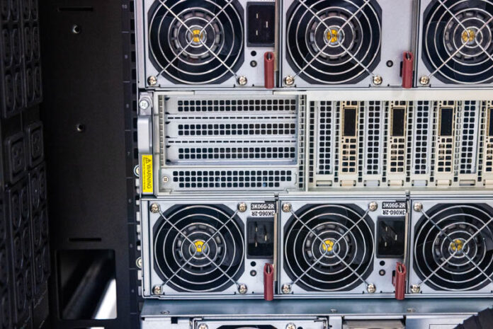 A Look at the Liquid Cooled Supermicro SYS-821GE-TNHR 8x NVIDIA H100 AI ...