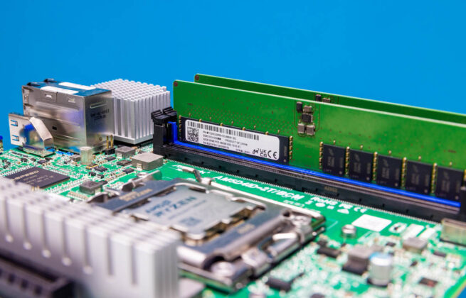 The Difference between a Standard DIMM and a CUDIMM or CSODIMM