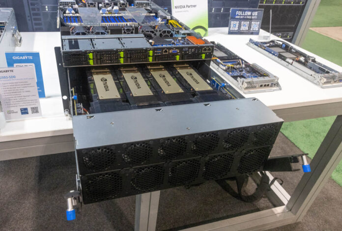 SC23'te Büyük Gigabyte NVIDIA Yapay Zeka Sunucuları