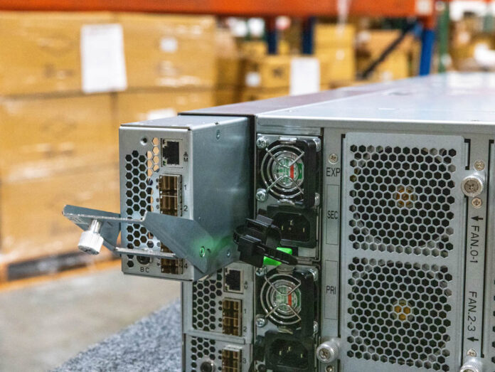 AIC J4078-02-04X 78-bay JBOD Review - ServeTheHome