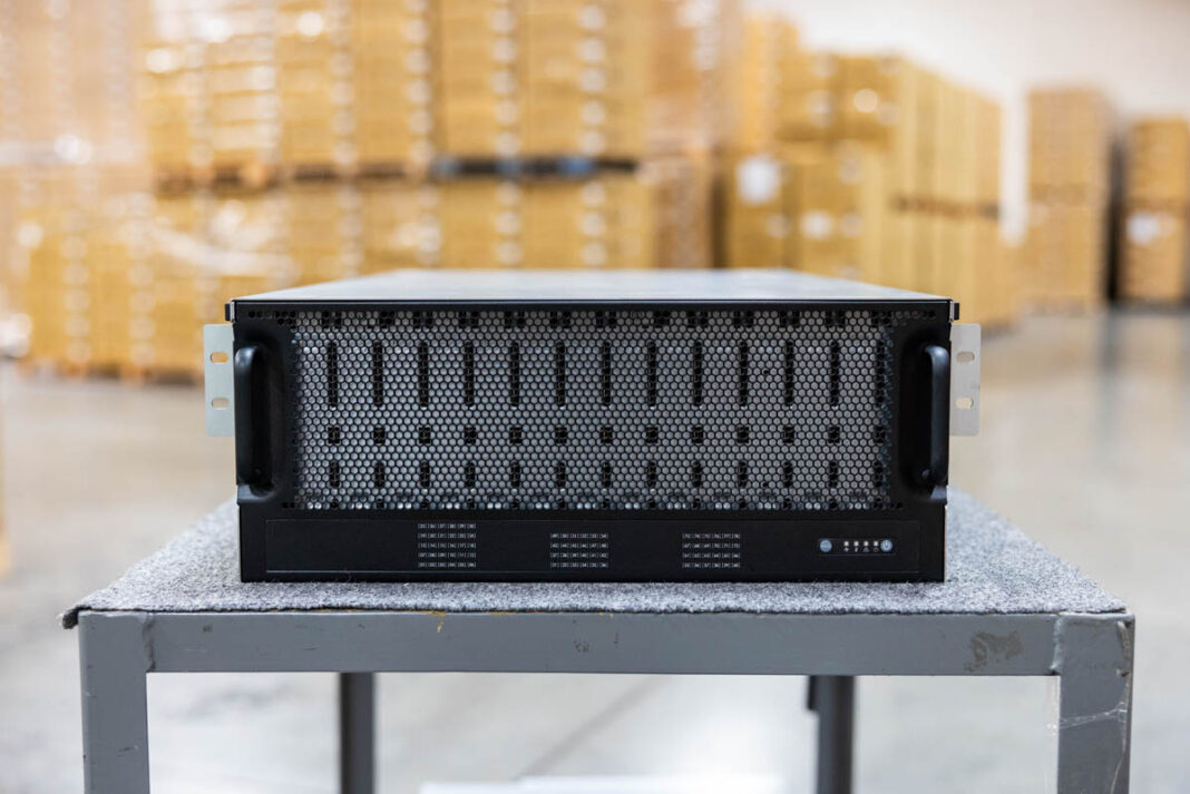 AIC J4078-02-04X 78-bay JBOD Review - ServeTheHome