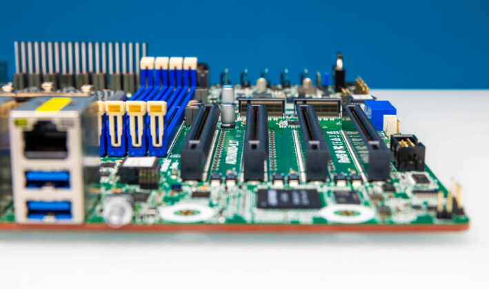 ASRock Rack ALTRAD8UD-1L2T Review This is the Ampere Arm Motherboard ...