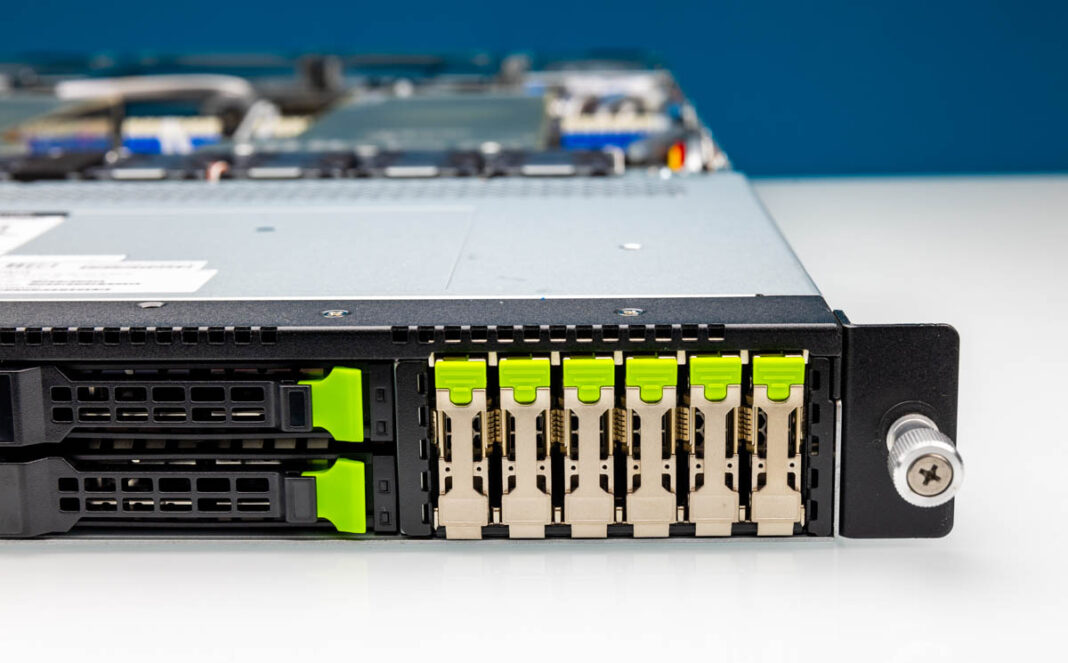 Gigabyte R183-Z95 Review Dual AMD EPYC Server with a EDSFF Twist