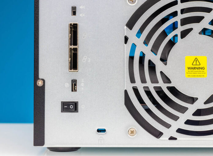 QNAP TL-D800S Review An 8-Bay SATA JBOD DAS