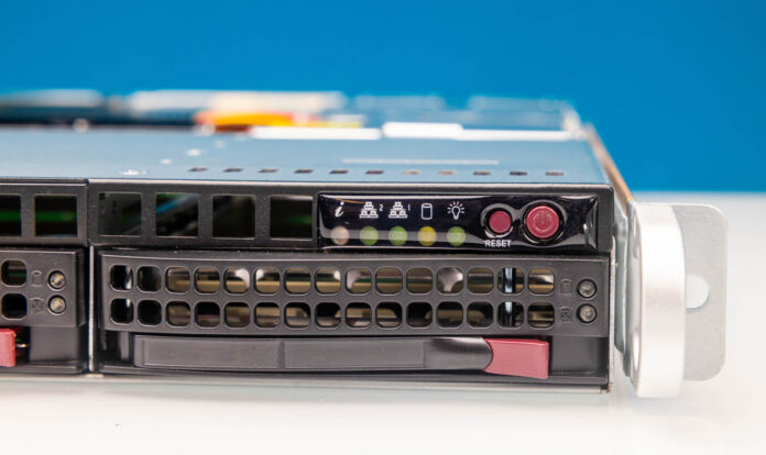 Supermicro SYS-511R-M Intel Xeon E-2488 1U Server Review