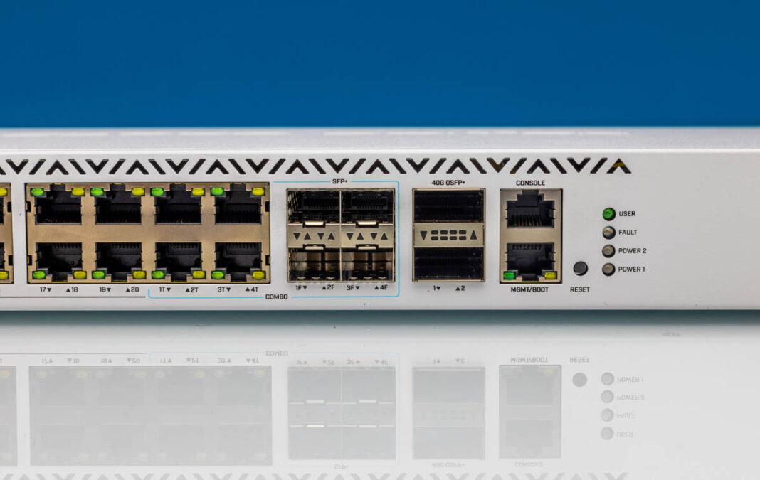 MikroTik CRS326-4C+20G+2Q+RM Switch Review 2.5GbE 10GbE and 40GbE ...