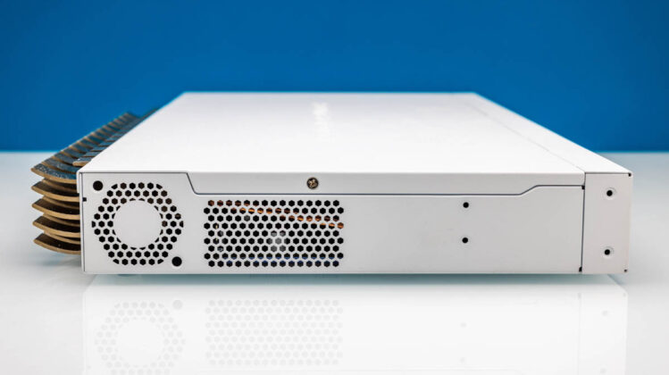 MikroTik CRS326-4C+20G+2Q+RM Switch Review 2.5GbE 10GbE and 40GbE
