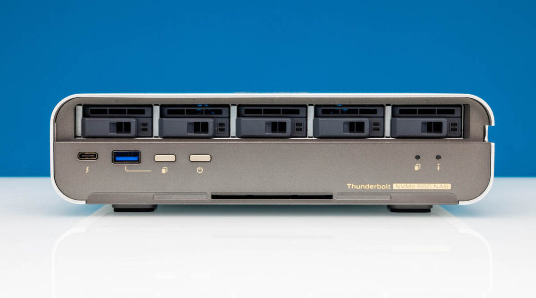 QNAP TBS-h574TX Review E1.S and M.2 Thunderbolt 10GbE NAS