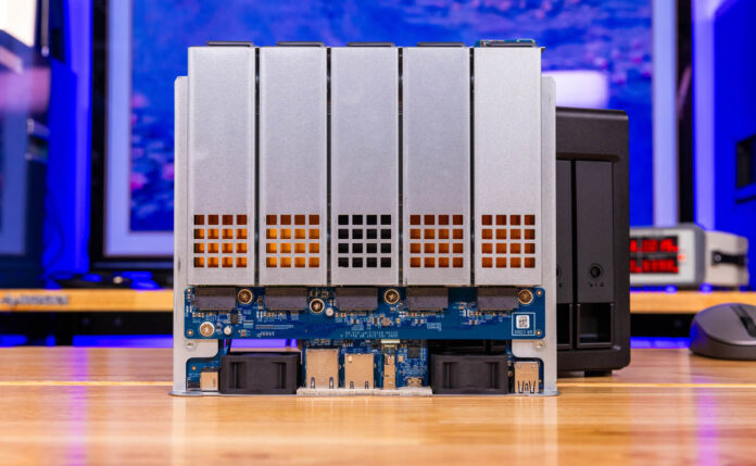 QNAP TBS-h574TX Review E1.S and M.2 Thunderbolt 10GbE NAS - Page 4 of 4