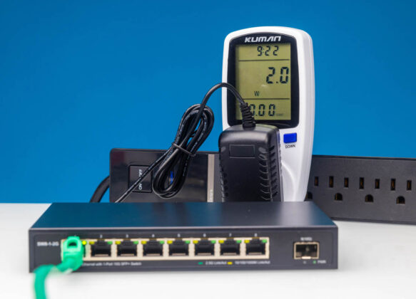 Real HD SW8-1-2G 8-port 2.5GbE 1-port 10G Switch Review - Page 2 of 2