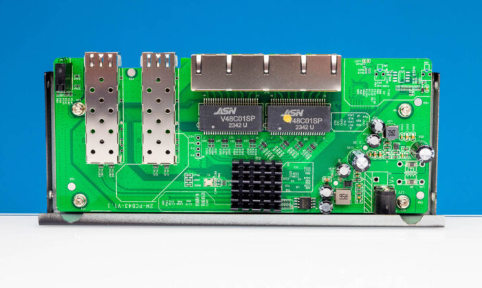 Mokerlink 2G040210GS 4-port 2.5GbE and 2-port 10GbE Switch Review