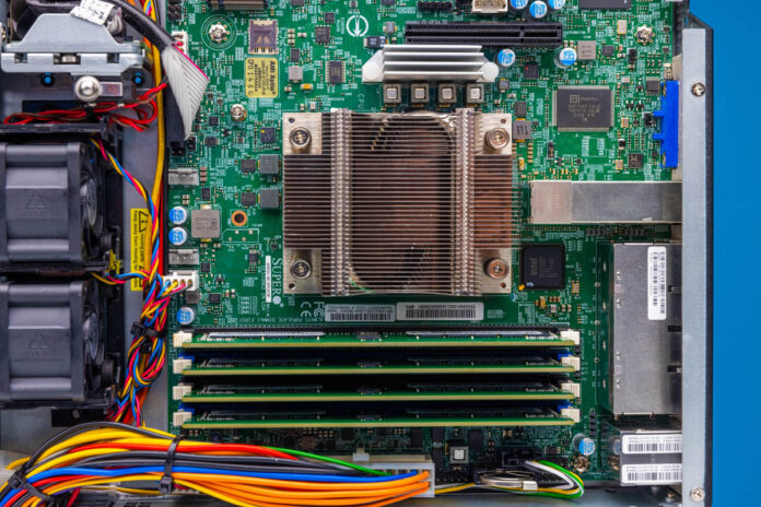 Supermicro SYS-110A-16C-RN10SP 1U 25GbE Intel Snow Ridge Server Review ...