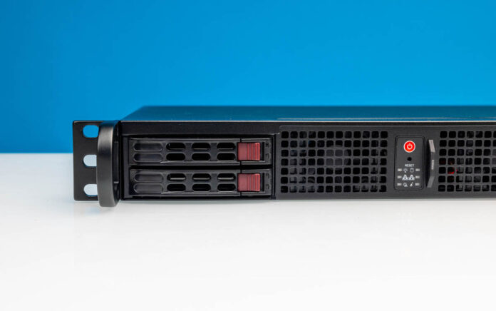 Supermicro SYS-110A-16C-RN10SP 1U 25GbE Intel Snow Ridge Server Review