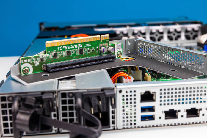 ASRock Rack 1U24E1S-GENOA/2L2T Review A Single Socket E1.S Monster