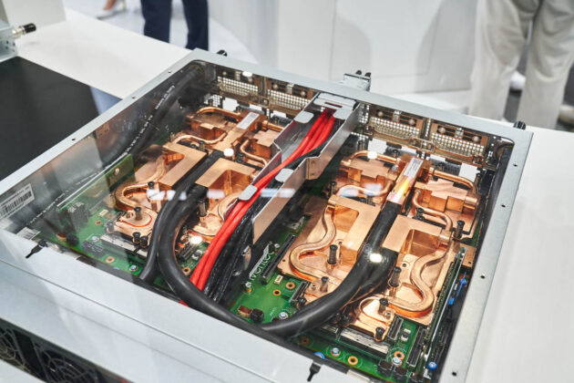 Inventec Artemis 1U and 2U NVIDIA GB200 Systems Shown