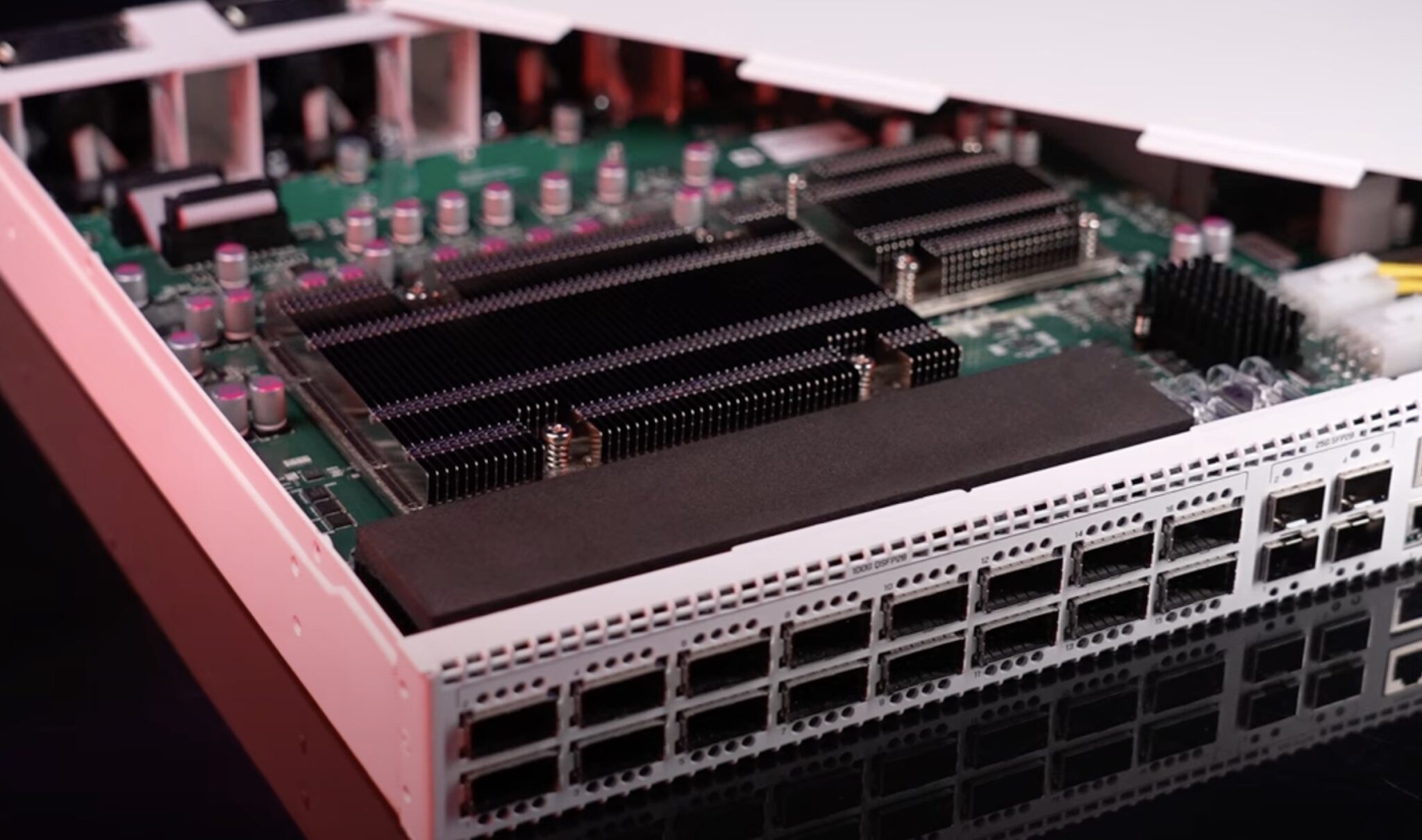 MikroTik CRS520-4XS-16XQ-RM 16-port 100GbE Switch Announced