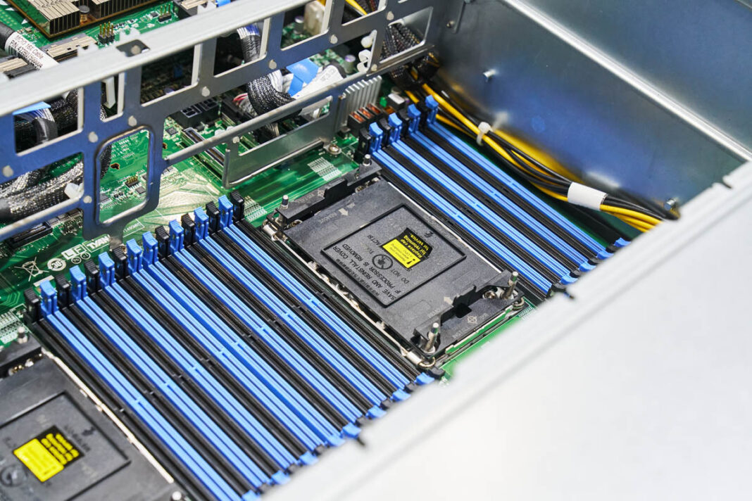 Tyan Thunder HX FT83B-B7149 Intel Xeon 6 PCIe GPU AI Server