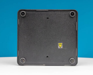 ASRock Industrial 4x4 BOX-8840U Review Low Power AMD Ryzen Mini PC