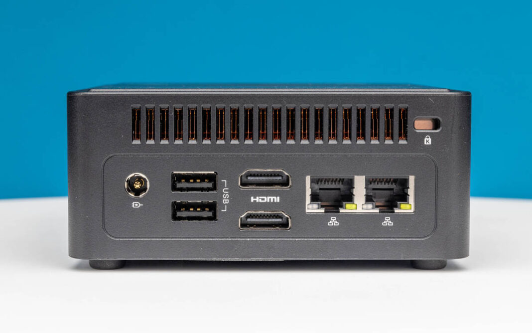 ASRock Industrial 4x4 BOX-8840U Review Low Power AMD Ryzen Mini PC