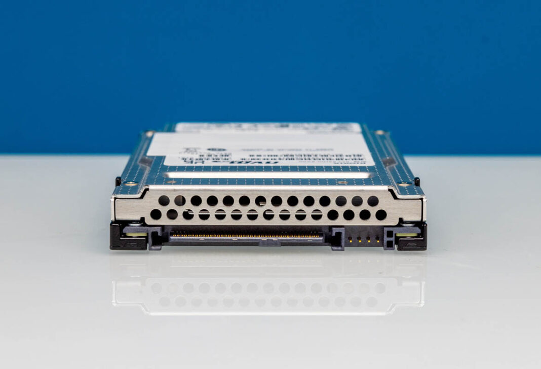 Kioxia FL6 800GB Write Intensive SSD Review - ServeTheHome