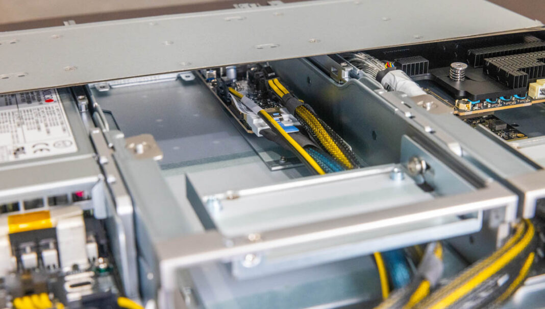 Supermicro ARS-111GL-NHR NVIDIA GH200 Grace Hopper 1U Server Review ...