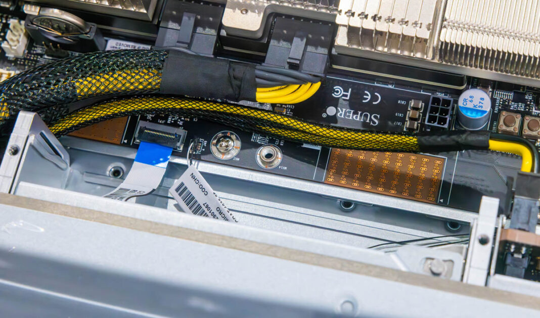 Supermicro ARS-111GL-NHR NVIDIA GH200 Grace Hopper 1U Server Review ...