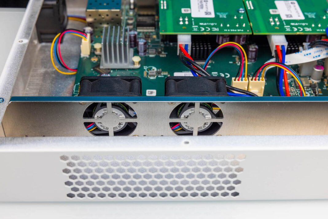 MikroTik CRS320-8P-8B-4S+RM Review MikroTik Gets PoE Serious - Page 2 of 4