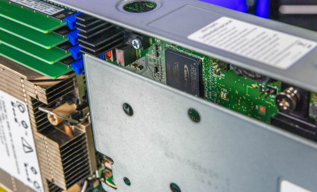 MiTAC Intel Denali Pass High-End Liquid Cooled 2U 4-Node Review - Page 4 of 6