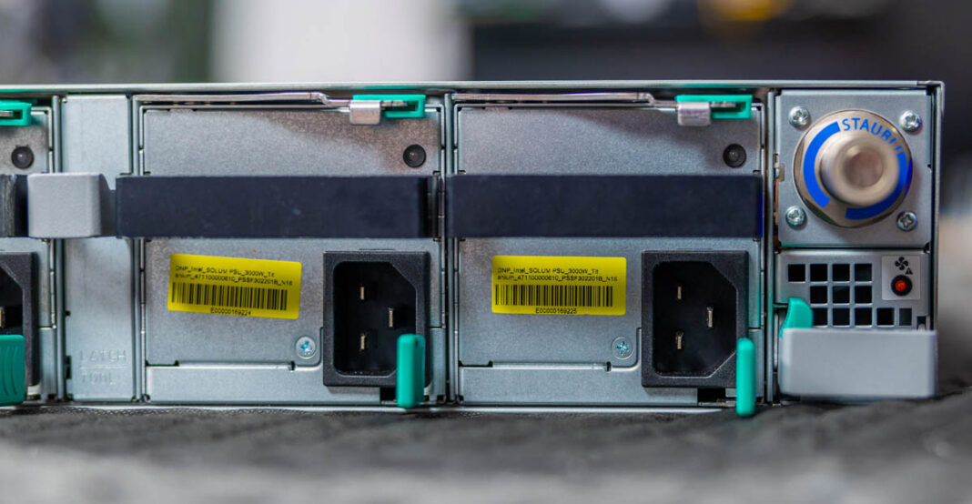 MiTAC Intel Denali Pass High-End Liquid Cooled 2U 4-Node Review - Page ...