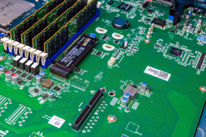 Tyan GC70-B8033 1U AMD EPYC Milan Server Review - Page 2 of 4 ...