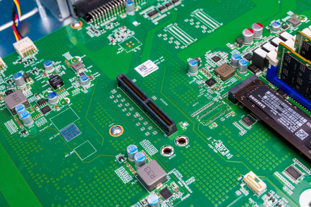 Tyan GC70-B8033 1U AMD EPYC Milan Server Review - Page 2 of 4 ...