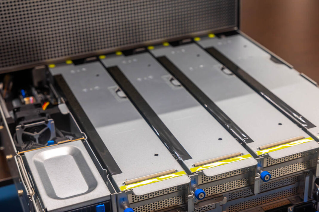 ASUS AMD EPYC CXL Memory Enabled Server AI and More OCP Summit 2024 ...