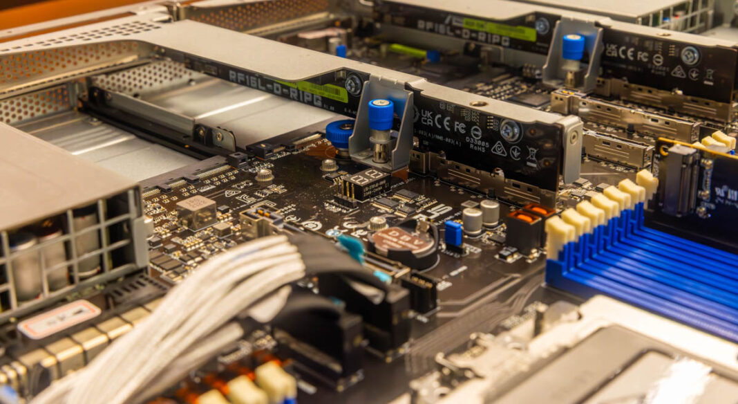 ASUS AMD EPYC CXL Memory Enabled Server AI and More OCP Summit 2024 ...