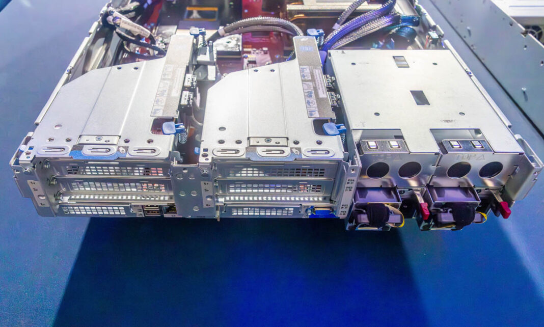 HPE ProLiant DL384 Gen12 NVIDIA GH200 NVL2 Arm Server Shown