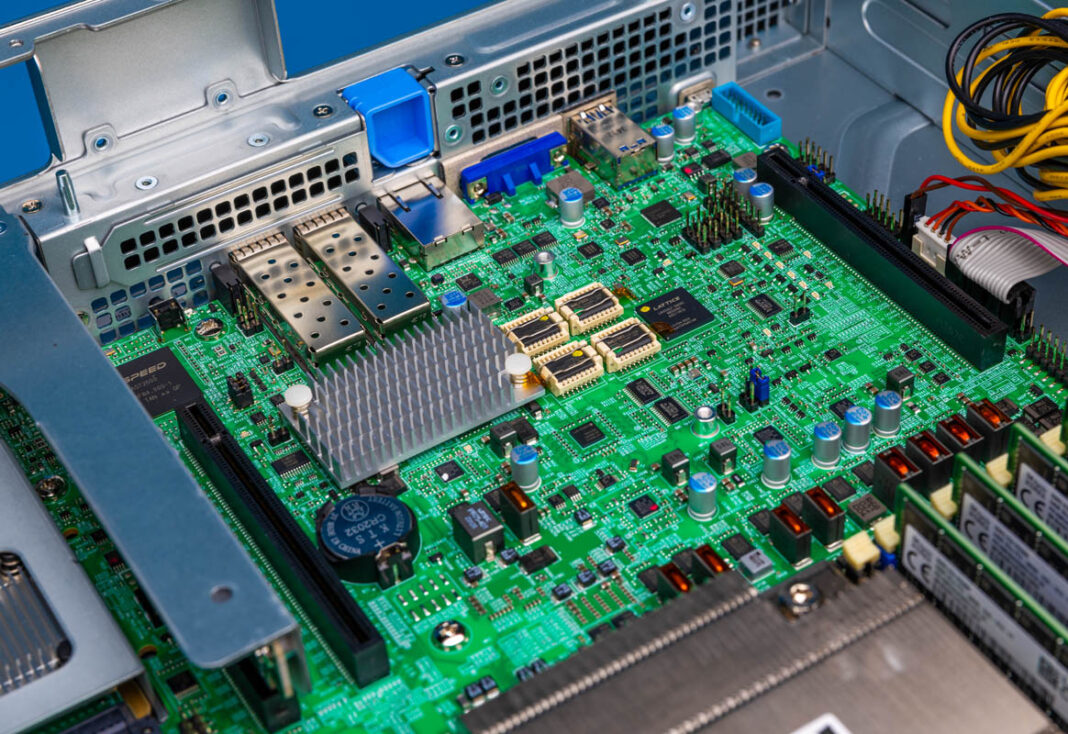 Supermicro MegaDC ARS-211M-NR Review An Ampere AmpereOne Arm Server is ...