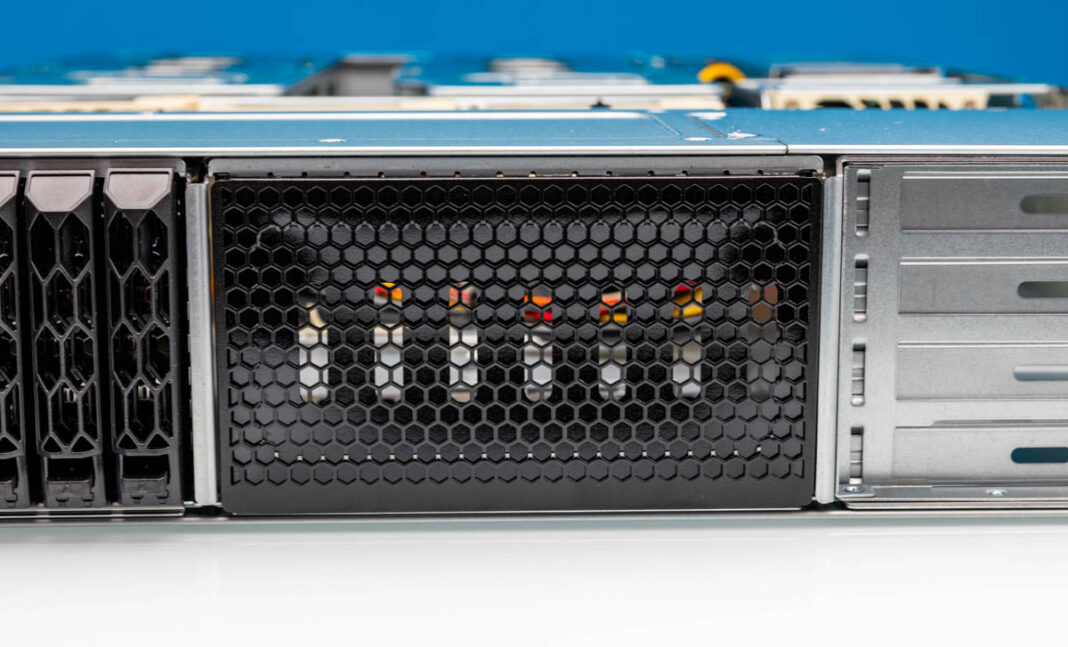 Supermicro MegaDC ARS-211M-NR Review An Ampere AmpereOne Arm Server is ...