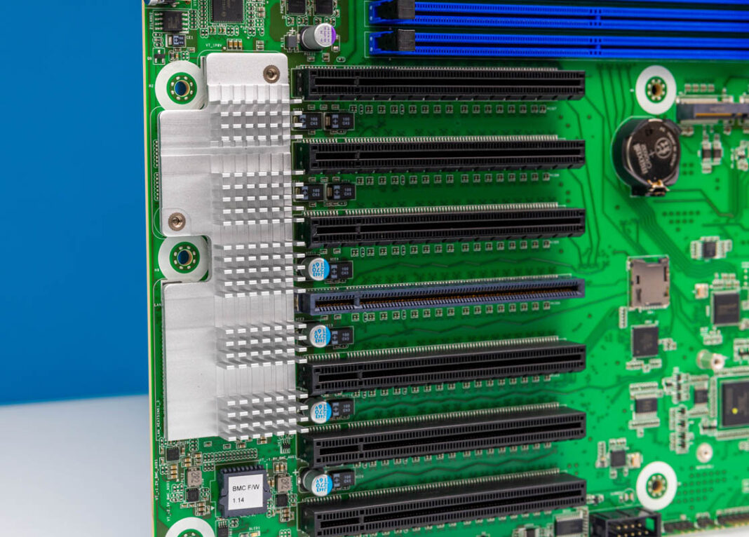 ASRock Rack GNRD8-2L2T Motherboard Review Intel Xeon 6 Single Socket ...